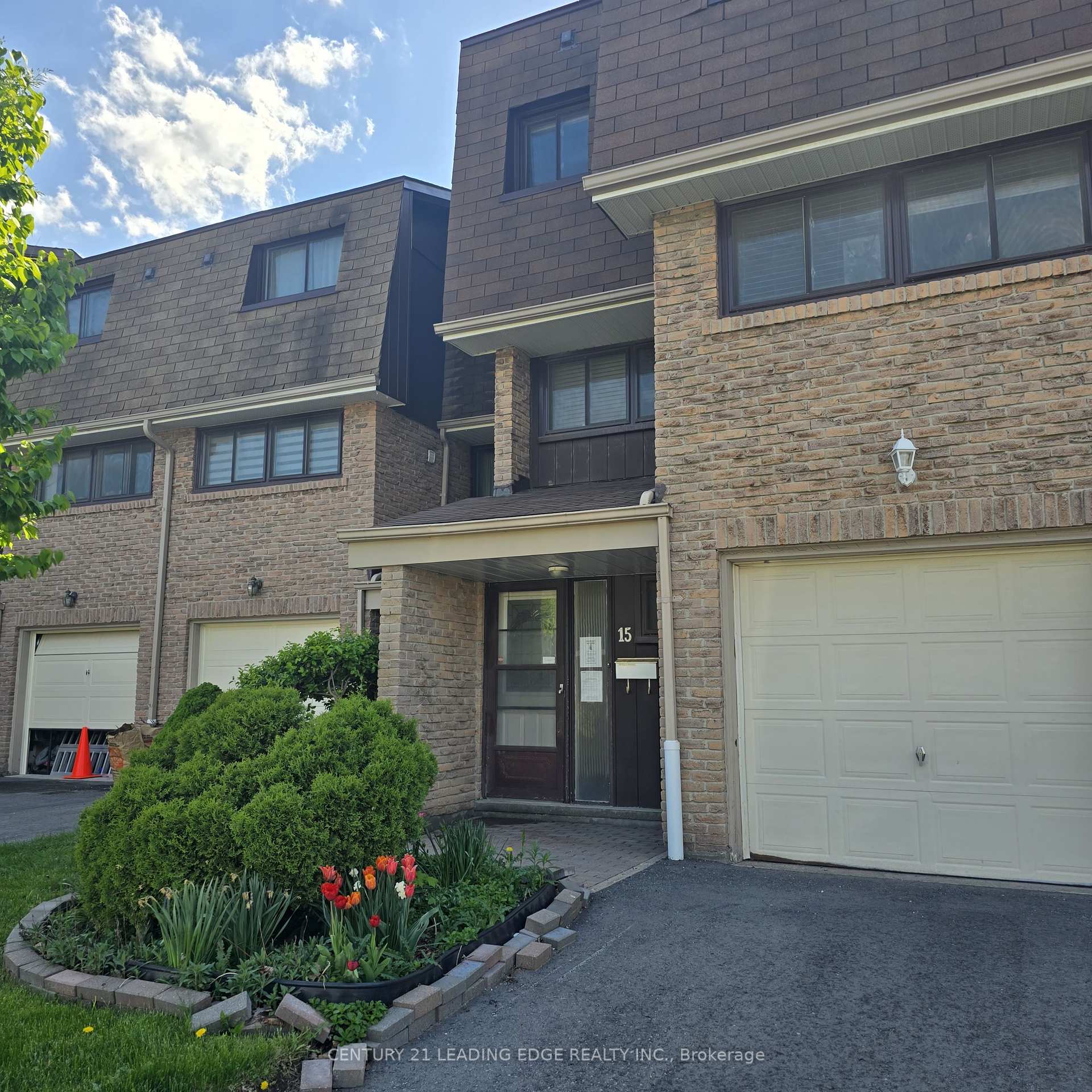 15 - 1958 Rosefield Road, Pickering, ON L1V 2V8