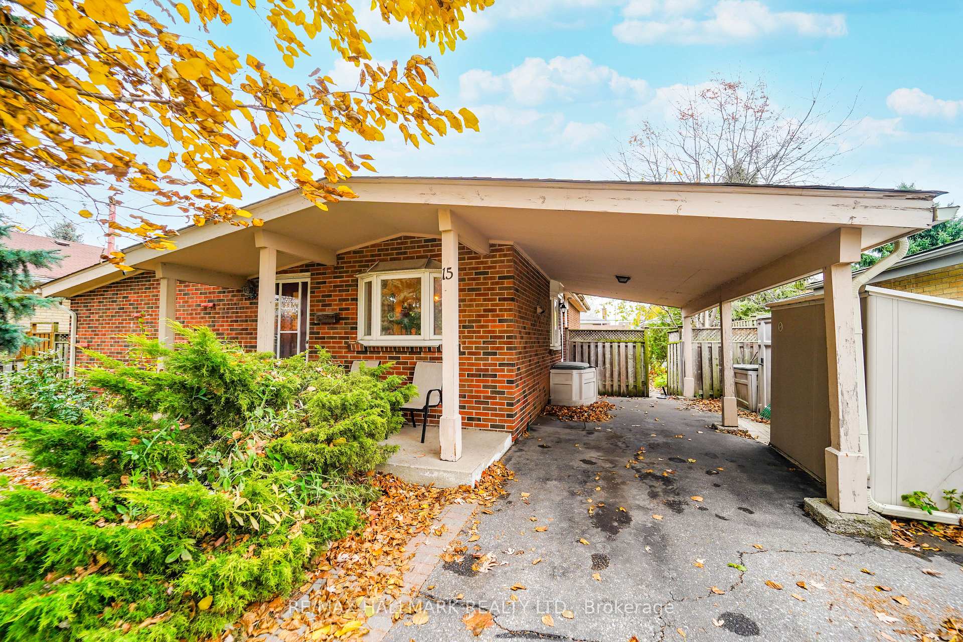 15 Amethyst Road, Toronto, ON M1T 2E6