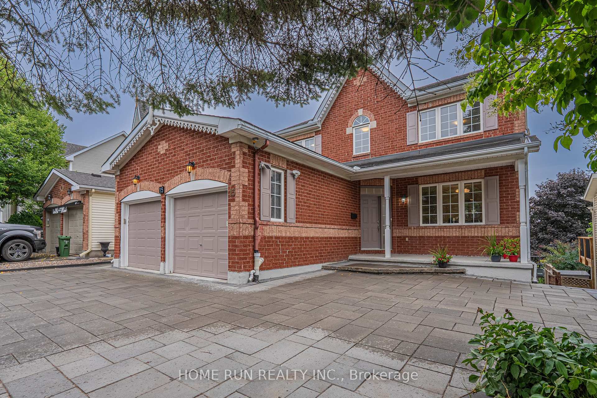 15 Cheltonia Way, Kanata, ON K2T 1G6