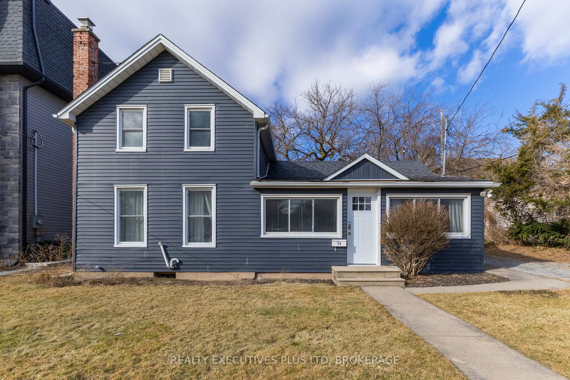 15 Chestnut Street E, St. Catharines, ON L2T 1G6