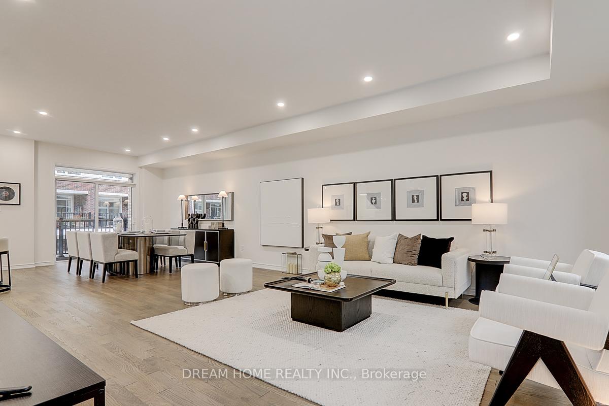 15 Chicago Lane, Markham, ON L6E 2B9