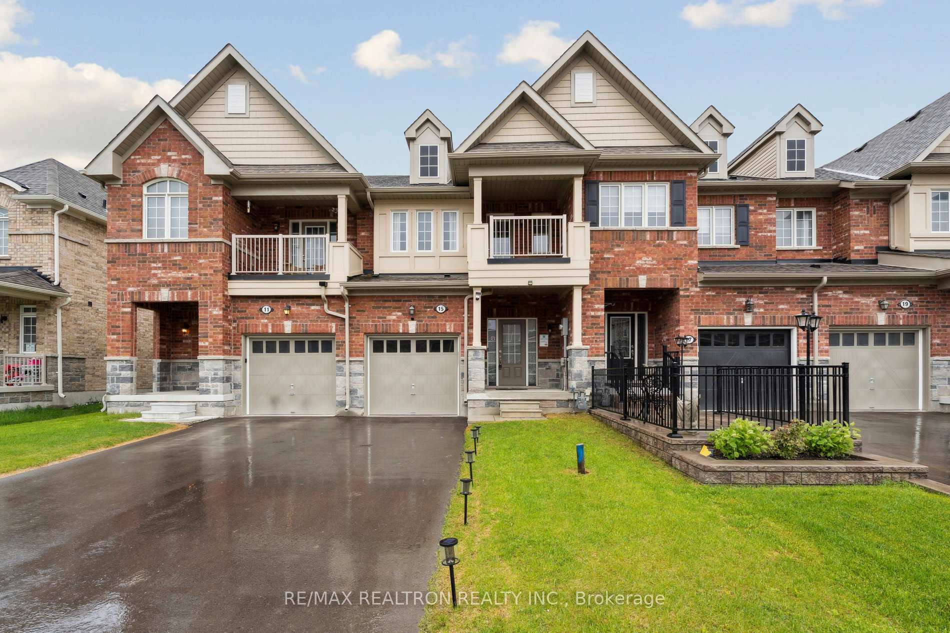 15 Cliff Thompson Court, Georgina, ON L0E 1R0