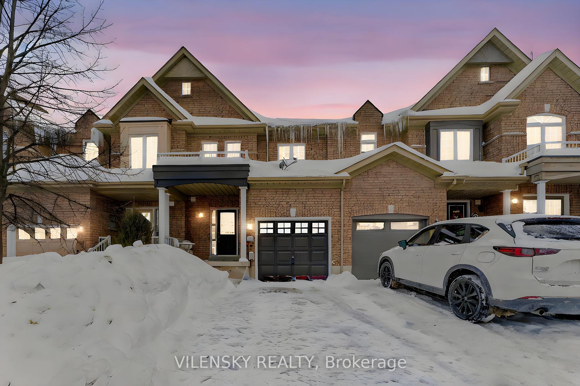 15 Crestbank Court, Vaughan, ON L6A 0B2