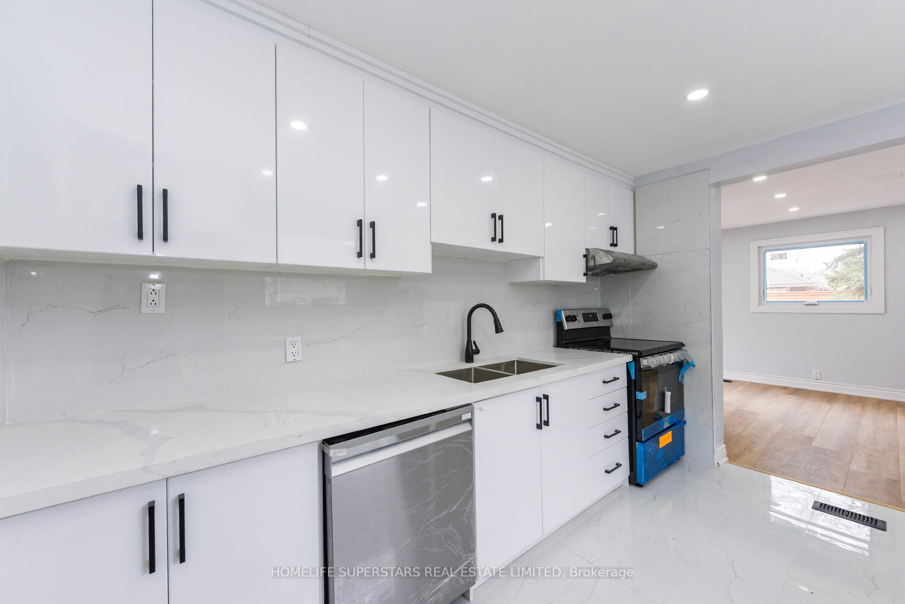 15 Dover Road, Welland, ON L3B 2T7