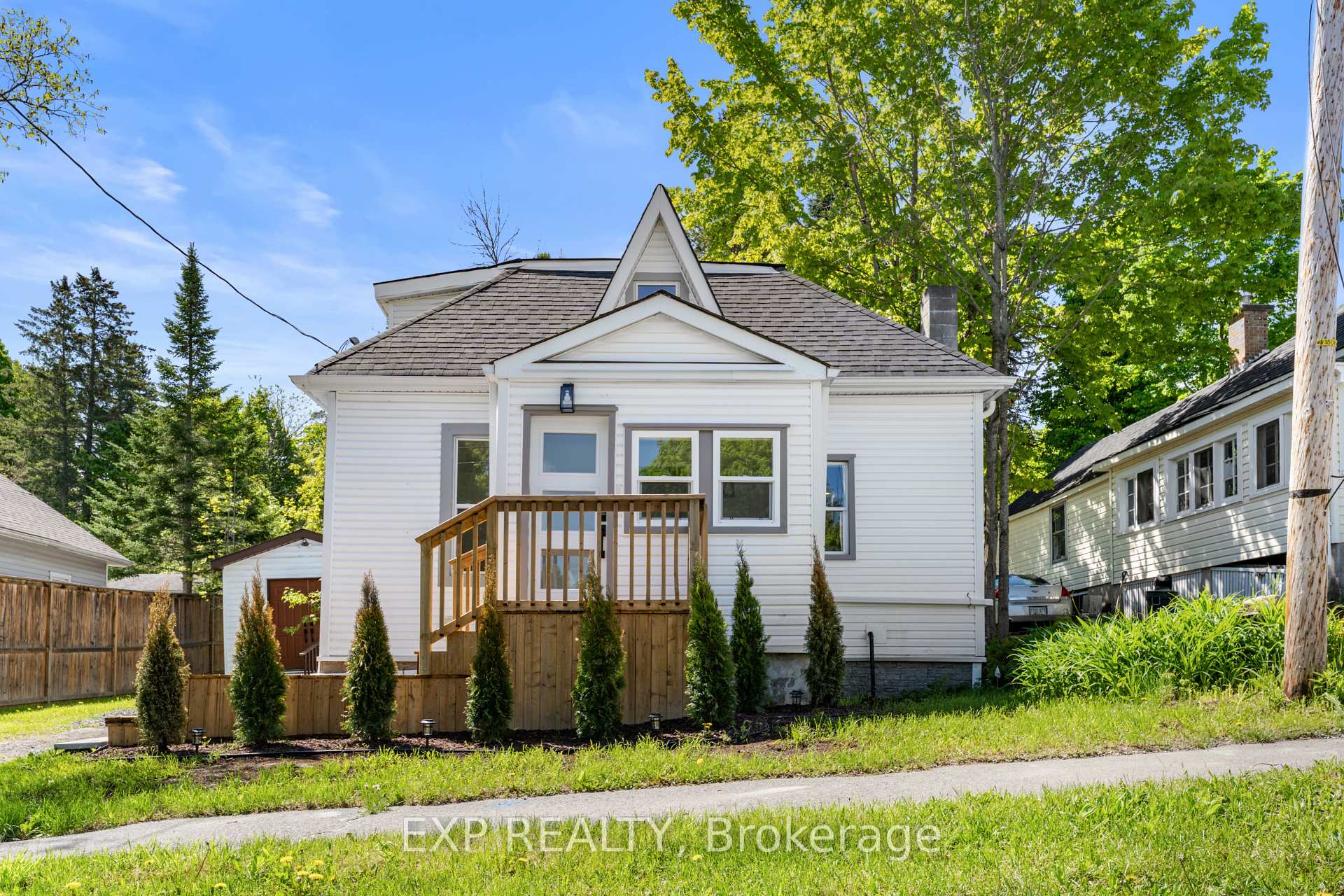 15 Duncan Street E, Huntsville, ON P1H 1P6