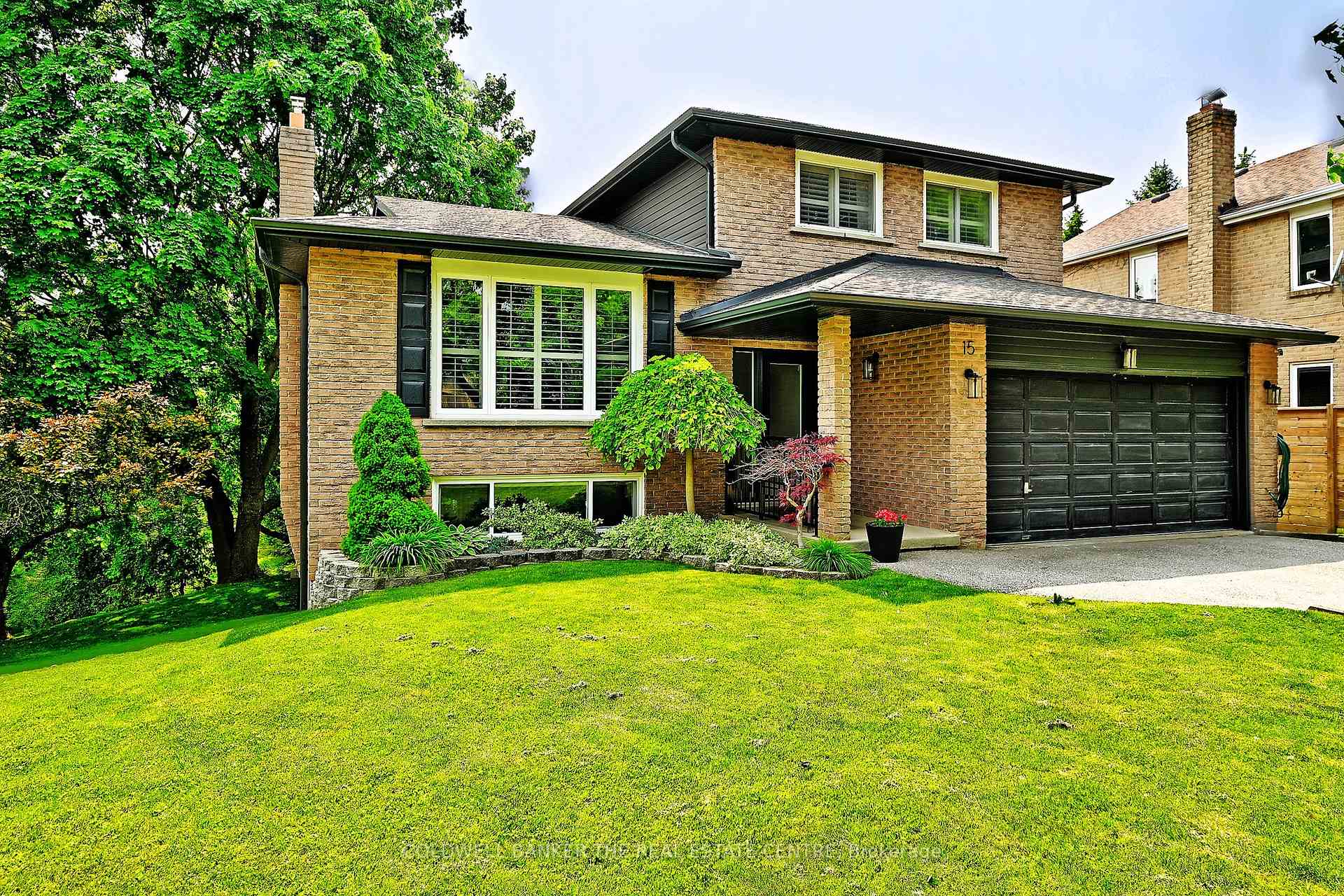 15 Earls Court, East Gwillimbury, ON L9N 1E5