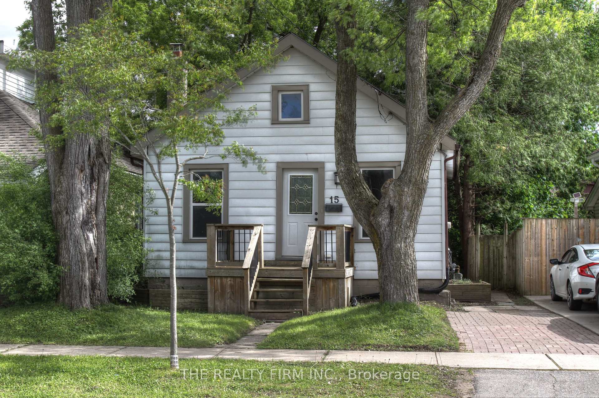 15 Forbes Street, London South, ON N6J 1L2