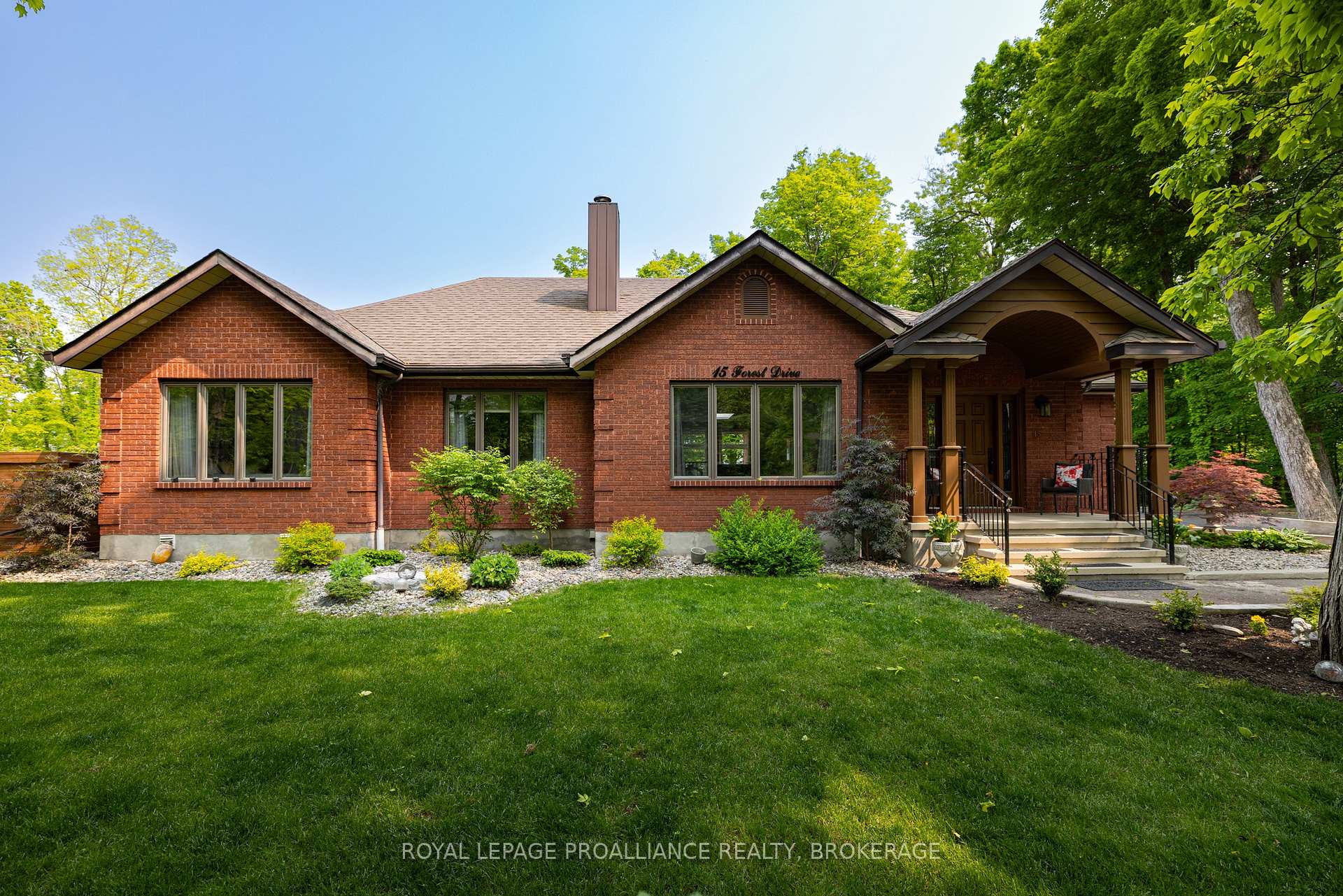 15 Forest Drive, Kingston, ON K7L 4V1