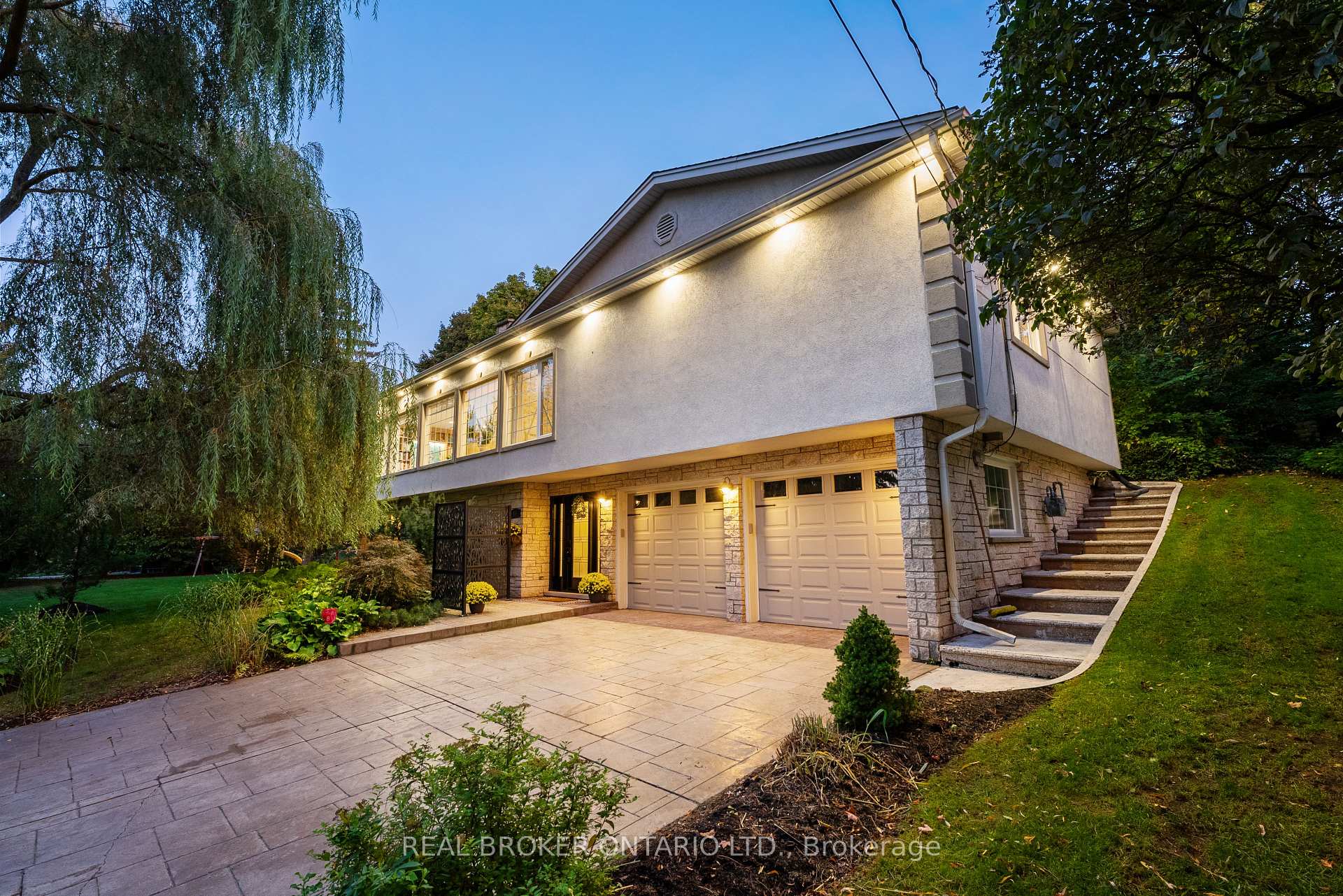 15 Grand Hill Drive, Kitchener, ON N2P 2E2