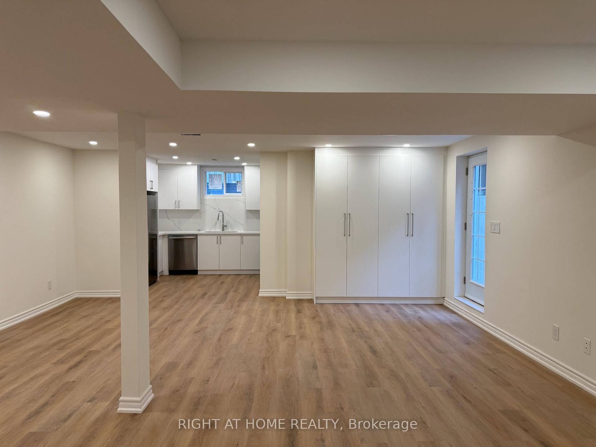 15 Hashbury Place, Markham, ON L3T 7H4