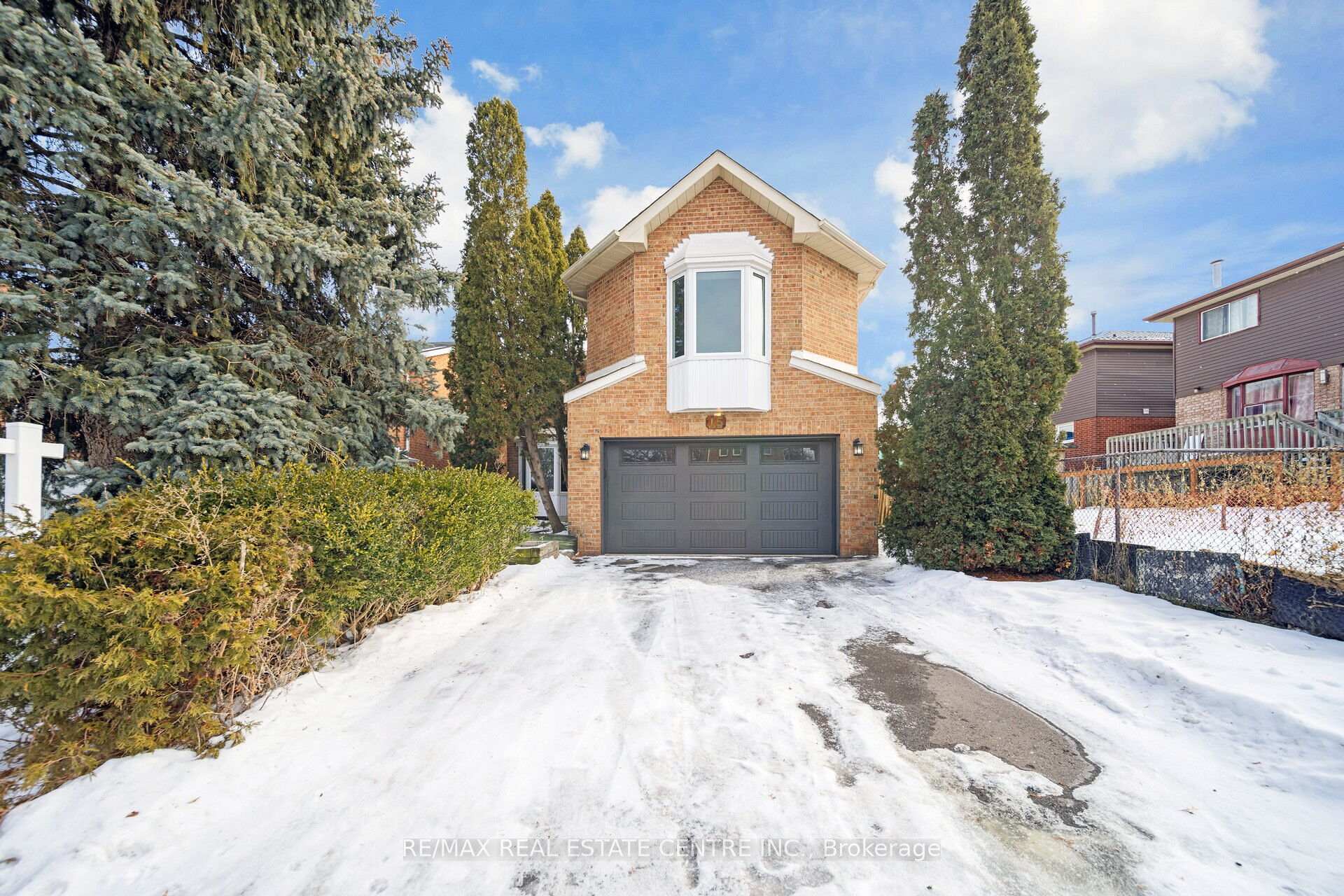 15 Howell Street, Brampton, ON L6Y 3H9