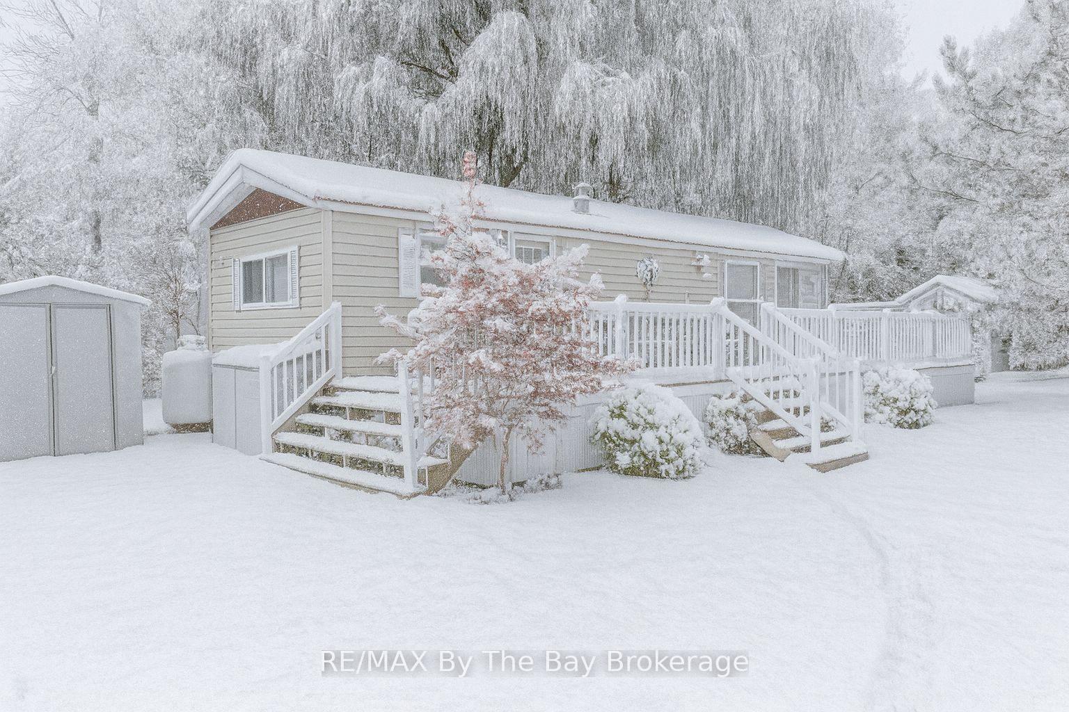 15 Huron Circle, Wasaga Beach, ON L9Z 1X7