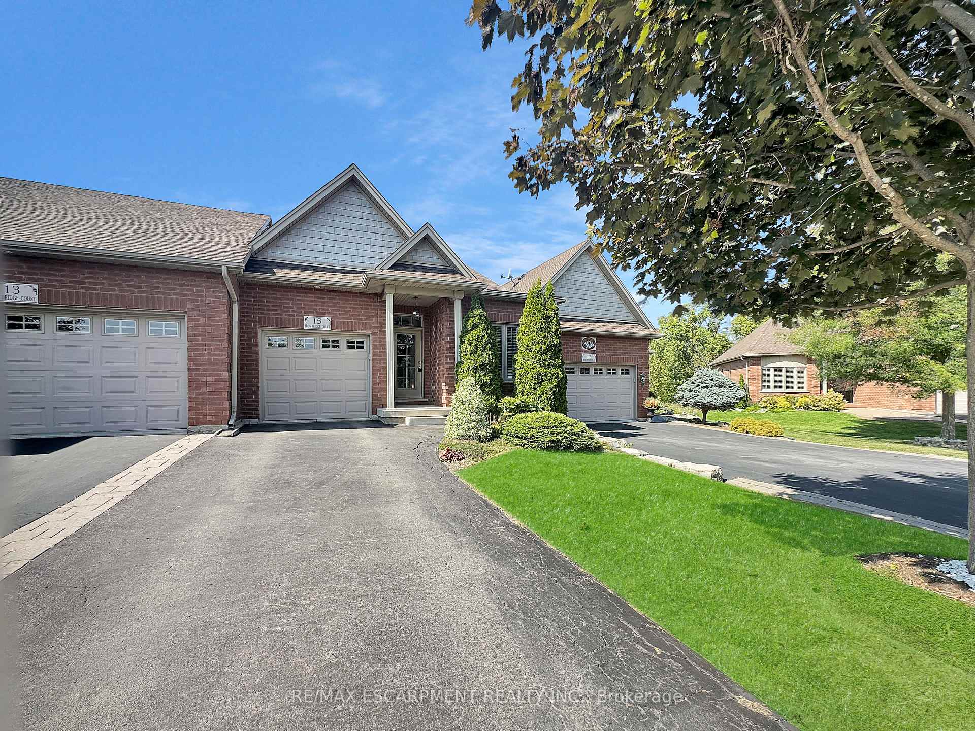 15 Iron Bridge Court, Haldimand, ON N3W 0A4