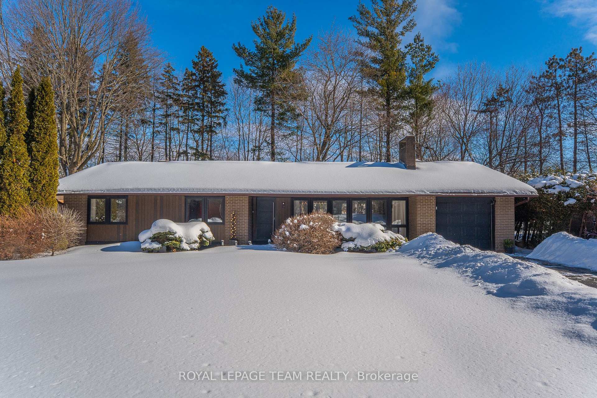 15 Leacock Drive, Kanata, ON K2K 1R6