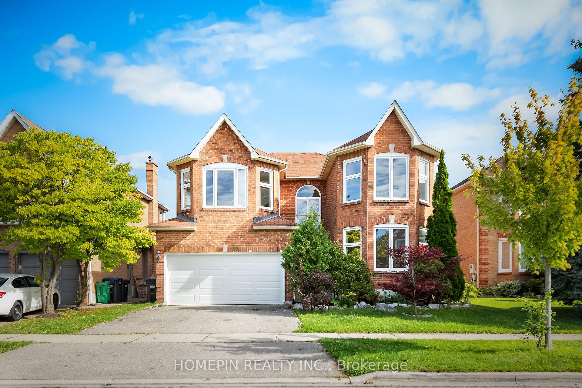 15 Leeward Drive, Brampton, ON L6S 5V6