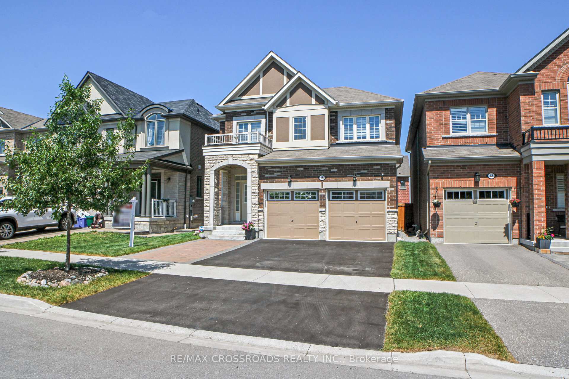 15 Littlebeck Crescent, Whitby, ON L1P 0G3