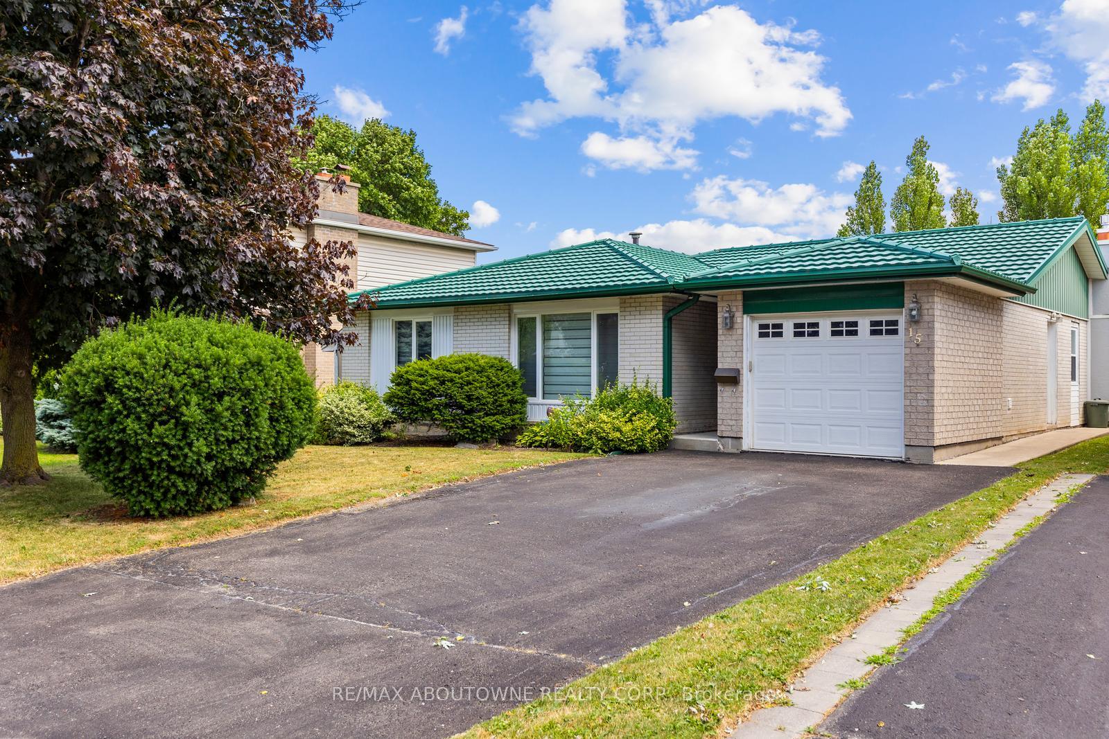 15 Lockton Crescent, Brampton, ON L6W 1C2