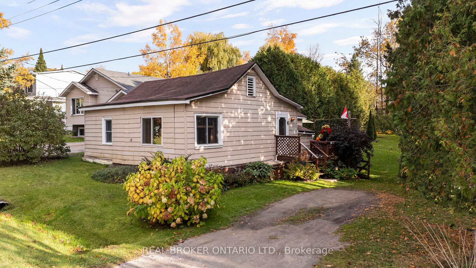 15 Lovejoy Street, Tay, ON L0K 2A0