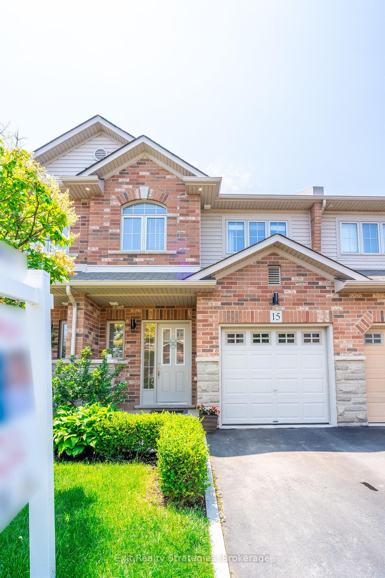 15 Marina Point Crescent, Hamilton, ON L8E 0E4