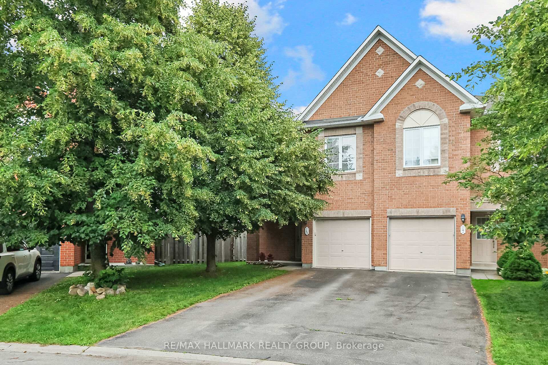 15 McPeake Place, Kanata, ON K2K 3K4
