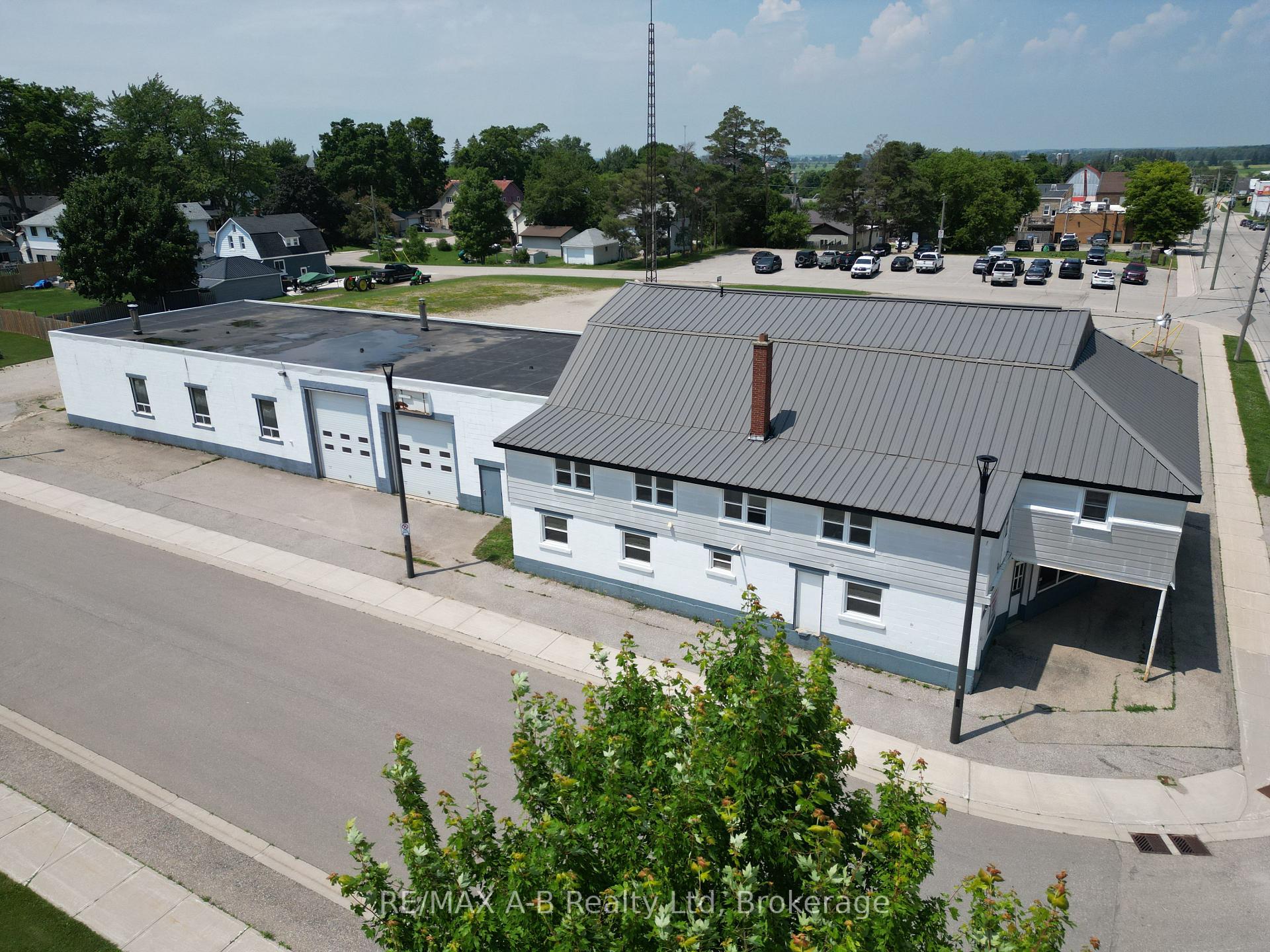 15 Mill Street E, Perth East, ON N0K 1M0