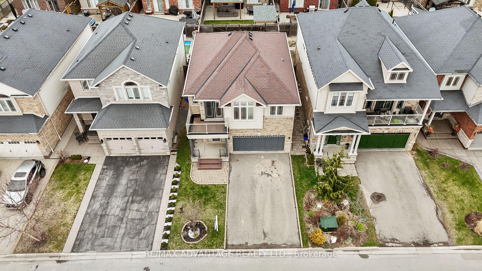 15 Norbrook Drive, Hamilton, ON L8E 0G6