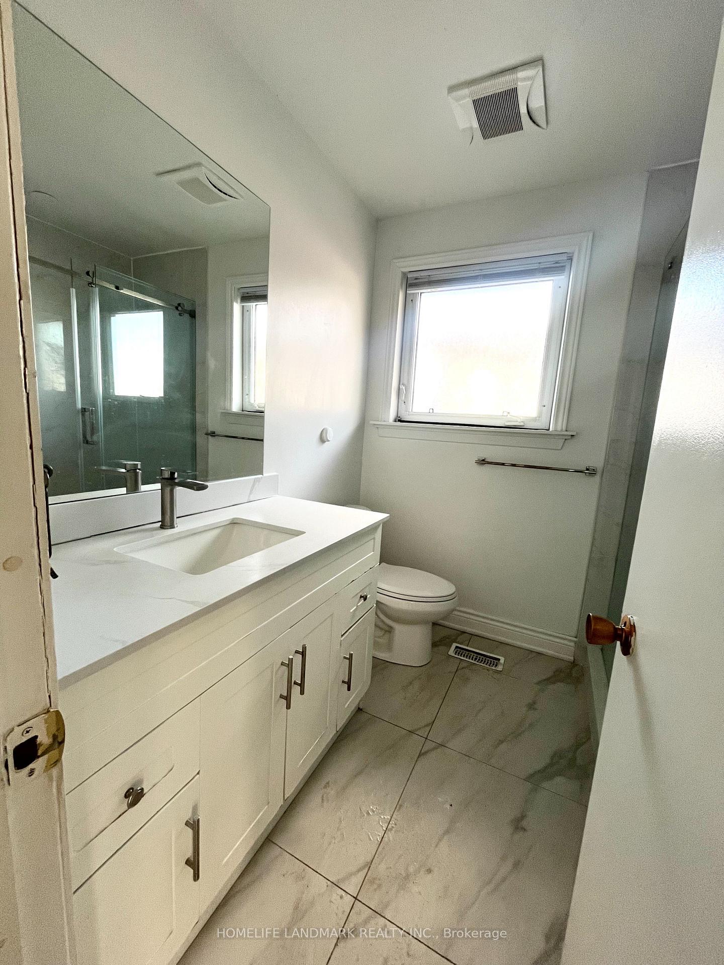 15 Pylon Place, Toronto, ON M9W 2P3