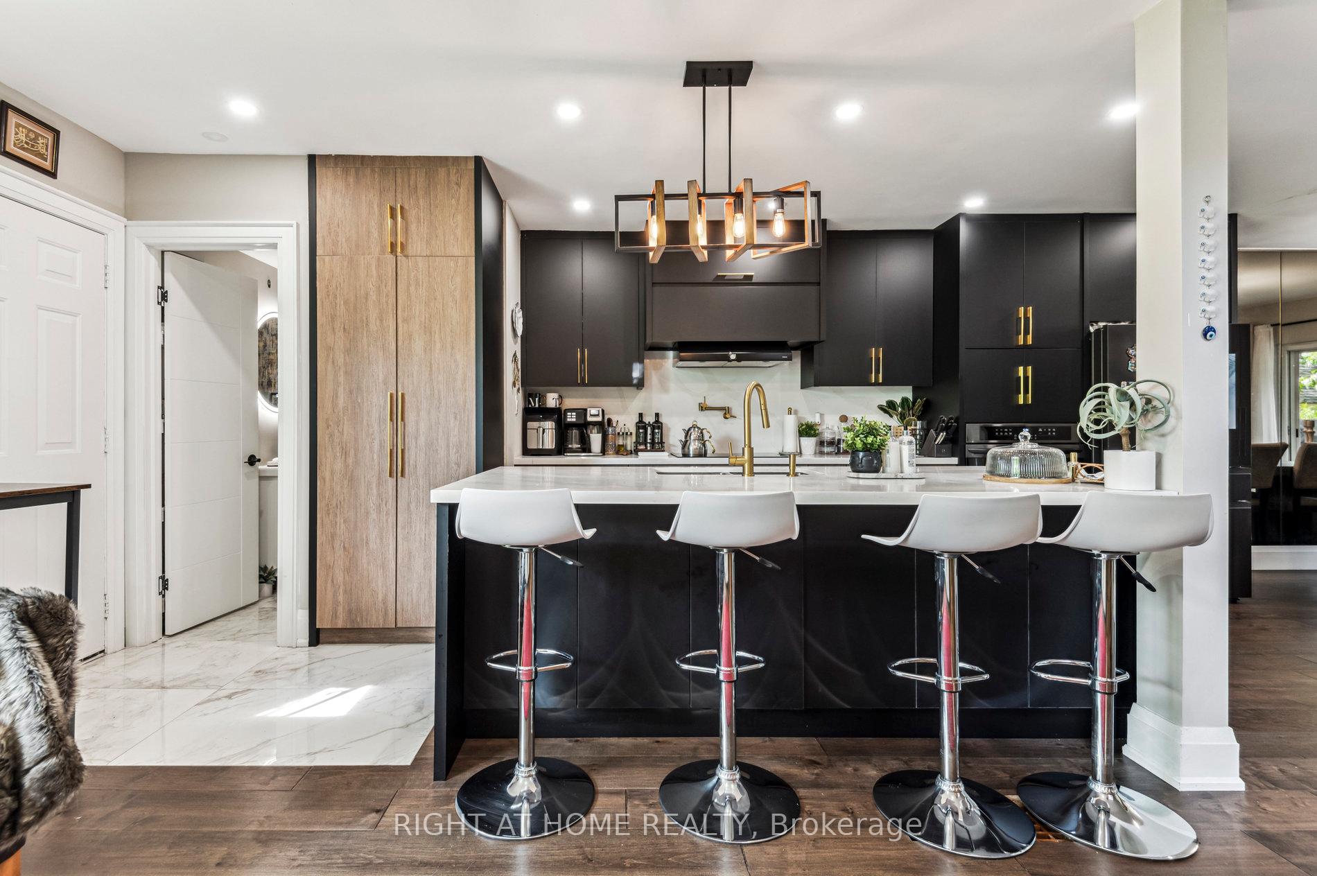 15 Singleton Road, Toronto, ON M1R 1H8