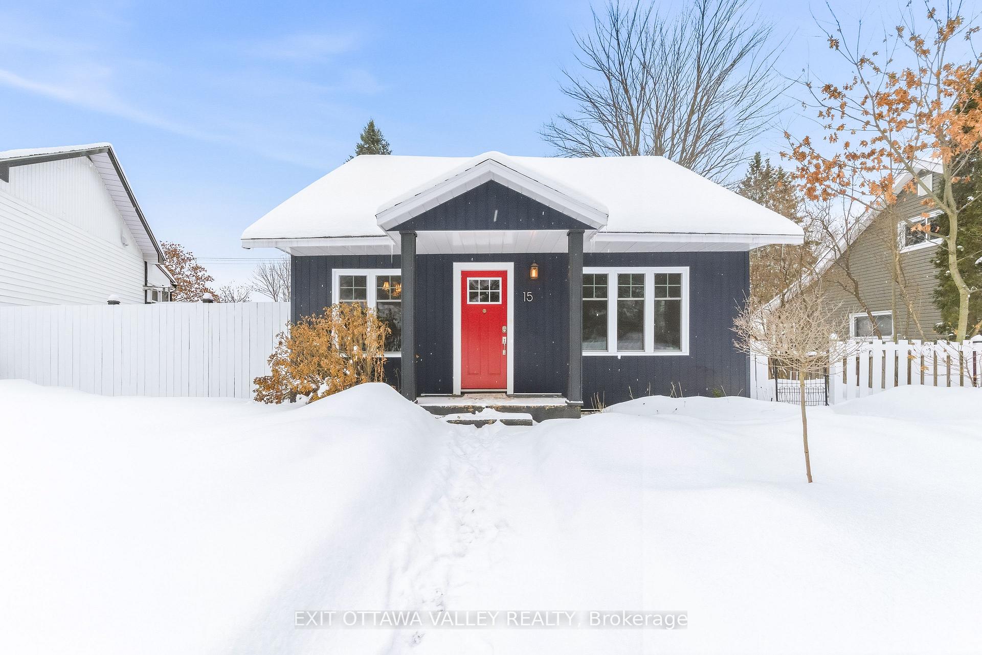 Deep River Real Estate MLS® Listings & Houses For Sale