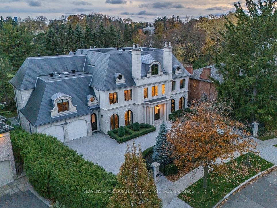 15 Tudor Gate, Toronto, ON M2L 1N3