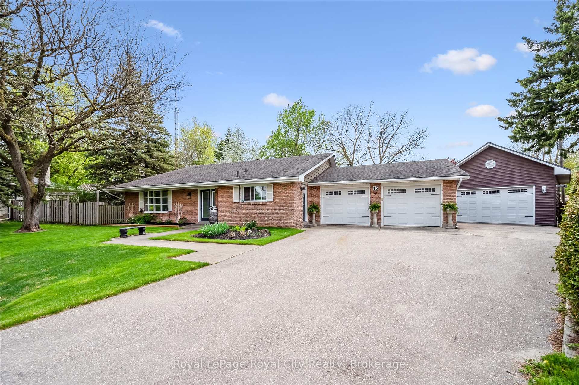 15 Wellington Drive, Centre Wellington, ON N0B 1J0