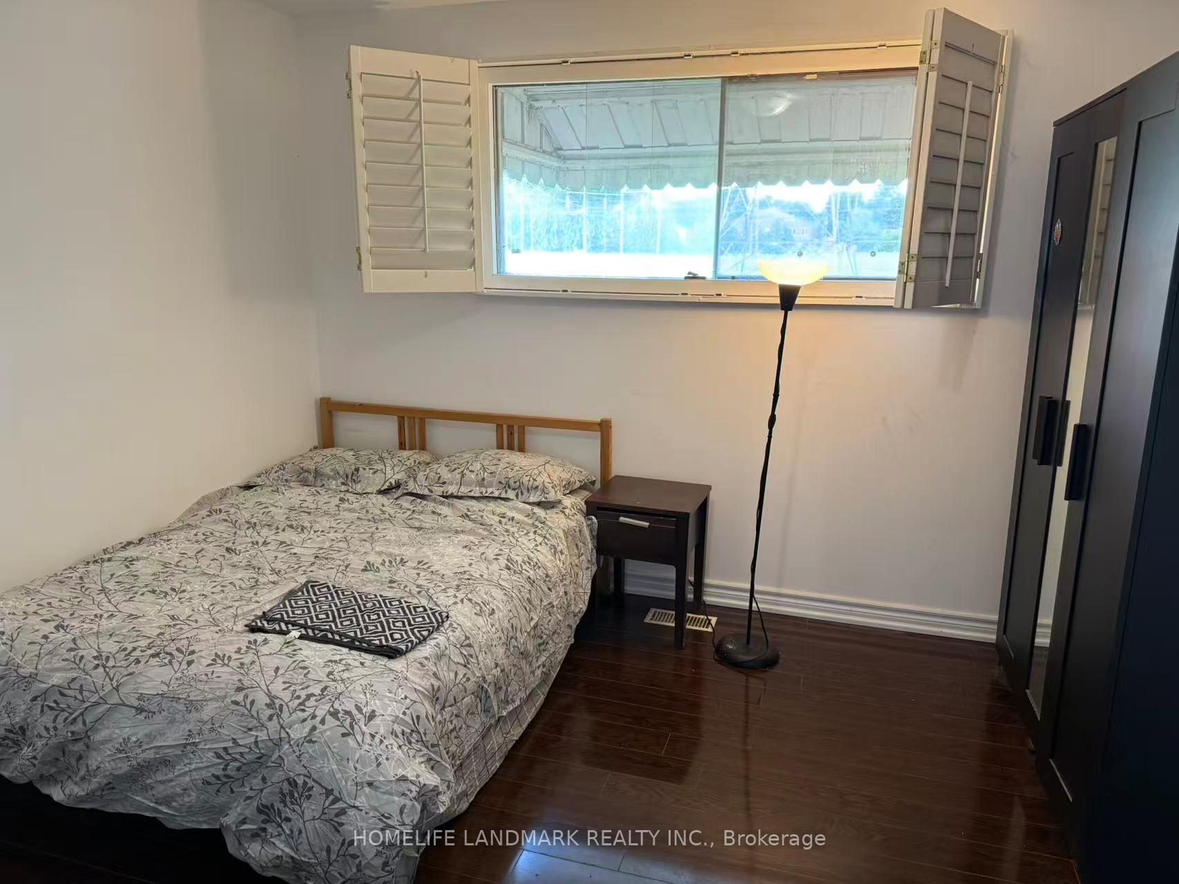15 Yarmouth Court, Hamilton, ON L8S 3E2