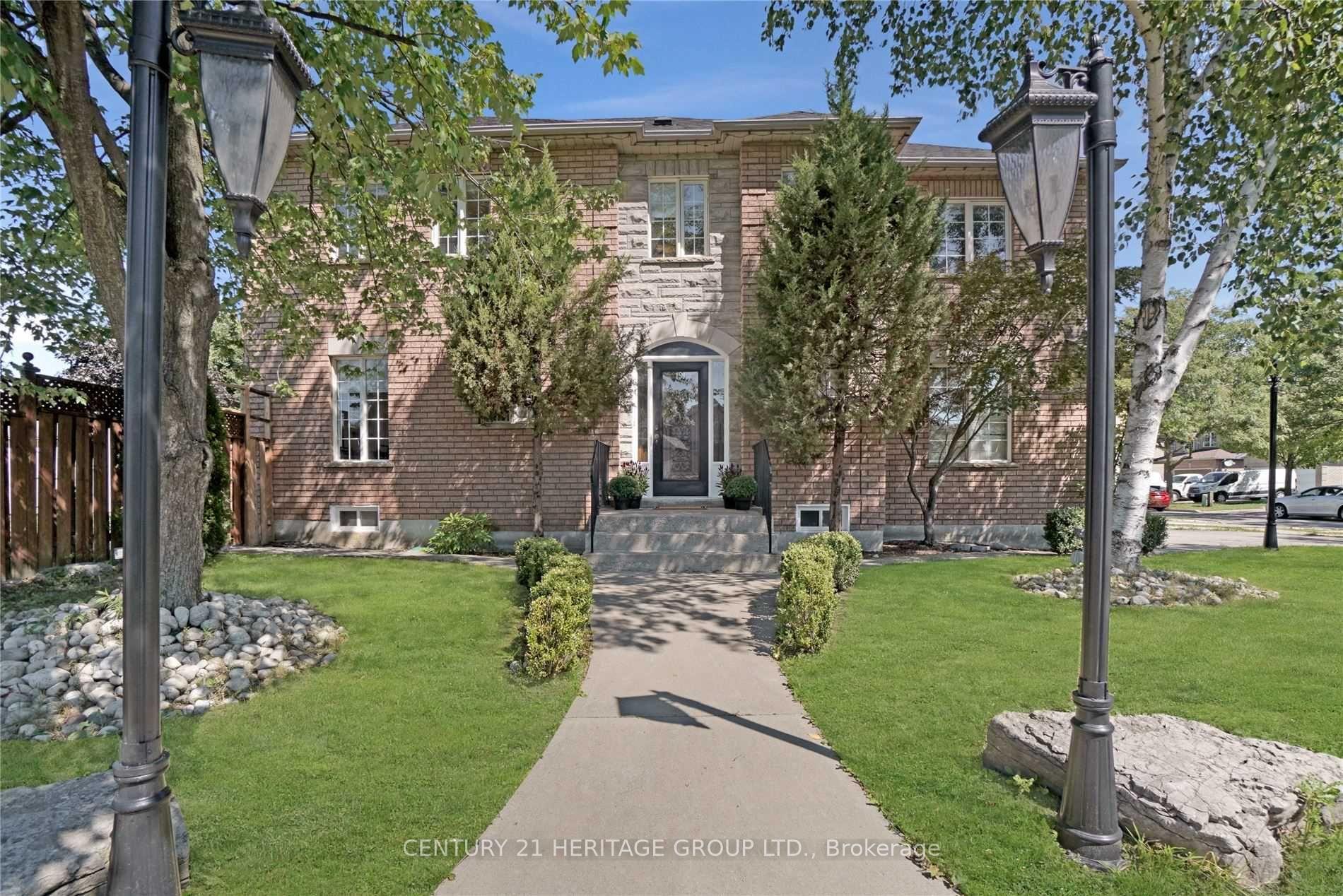 150 Ashton Drive, Vaughan, ON L6A 2T8