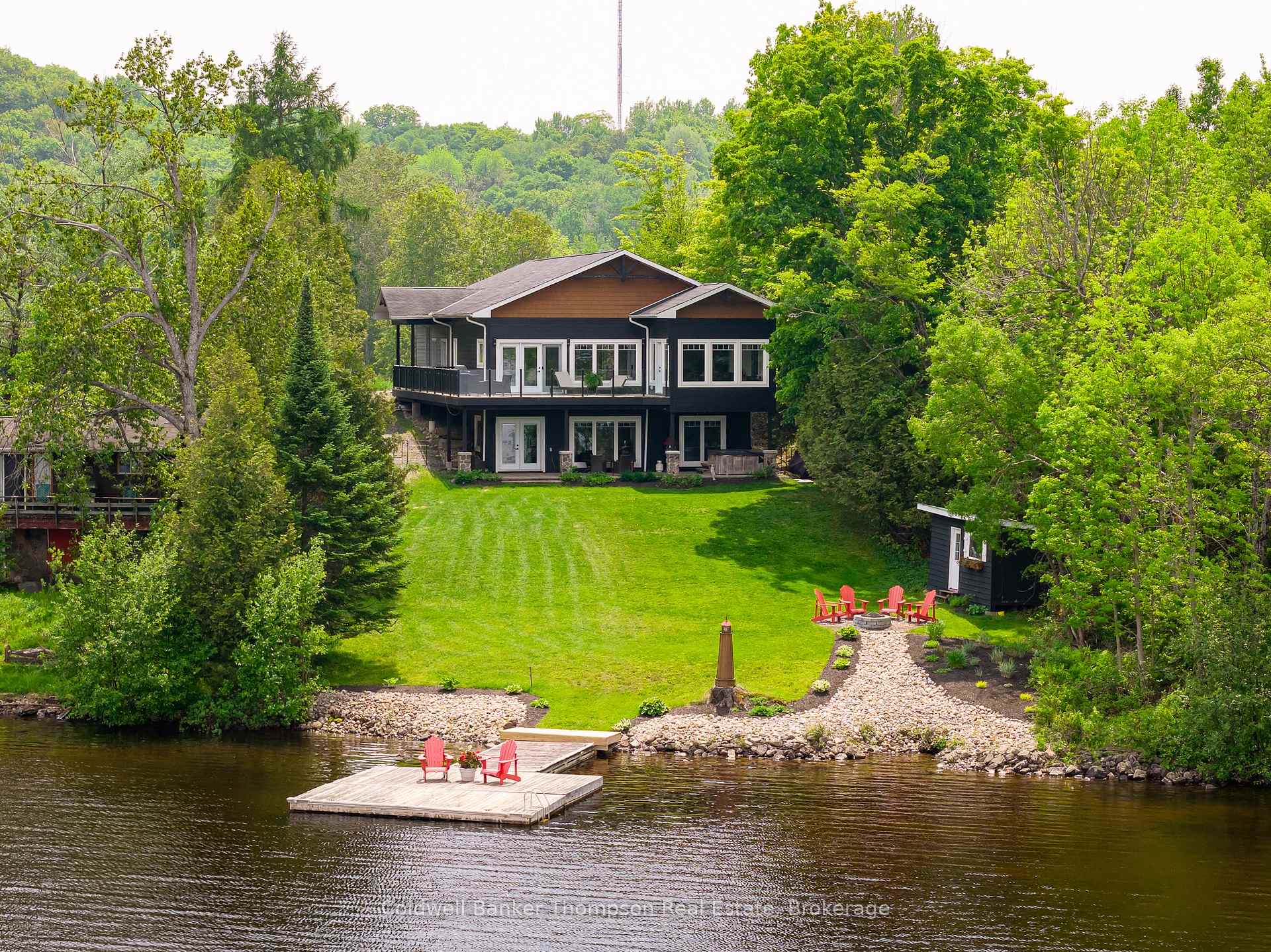 150 Lighthouse Point Road, Huntsville, ON P1H 1Y7