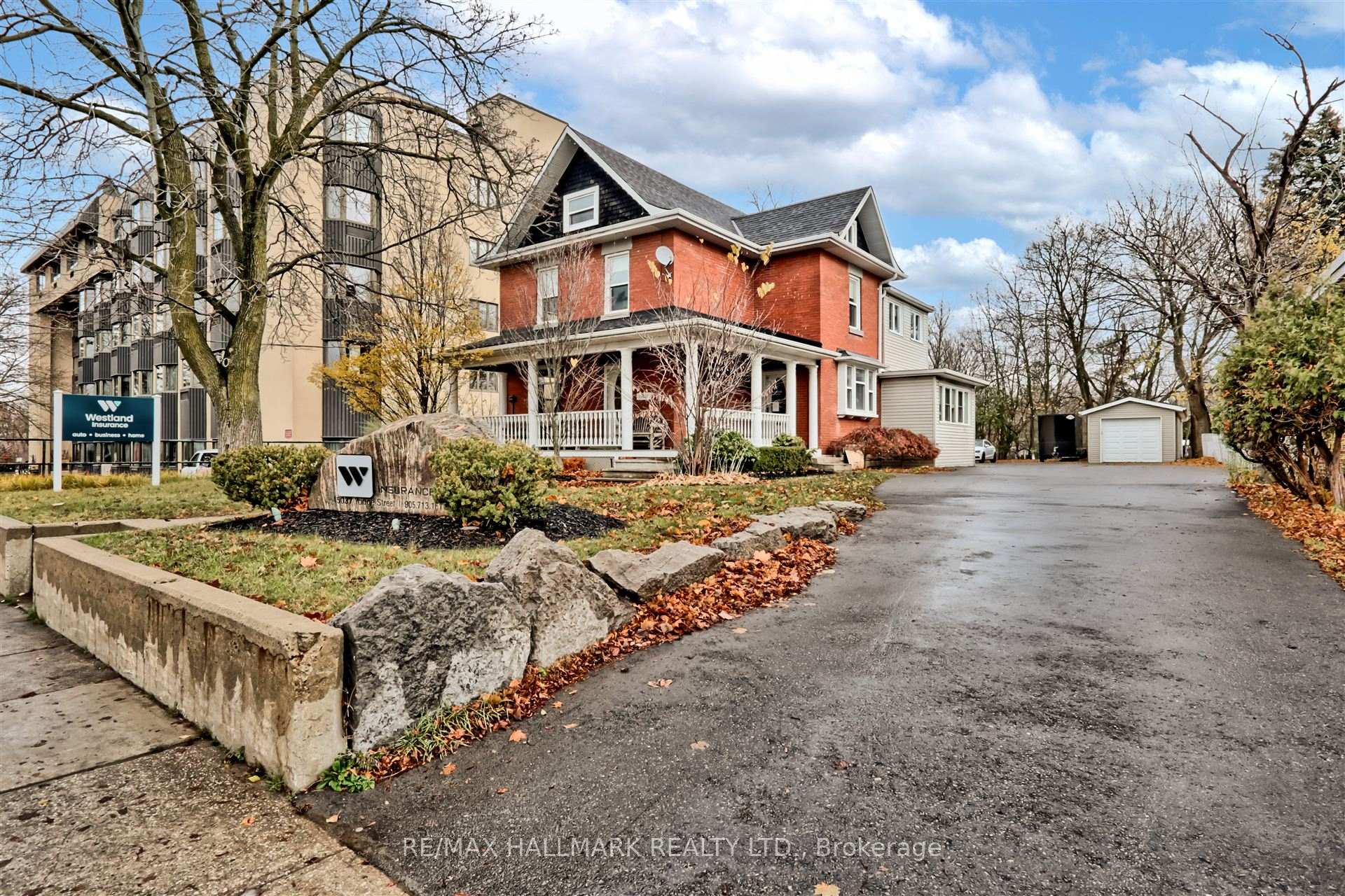 15037 Yonge Street, Aurora, ON L4G 1M3