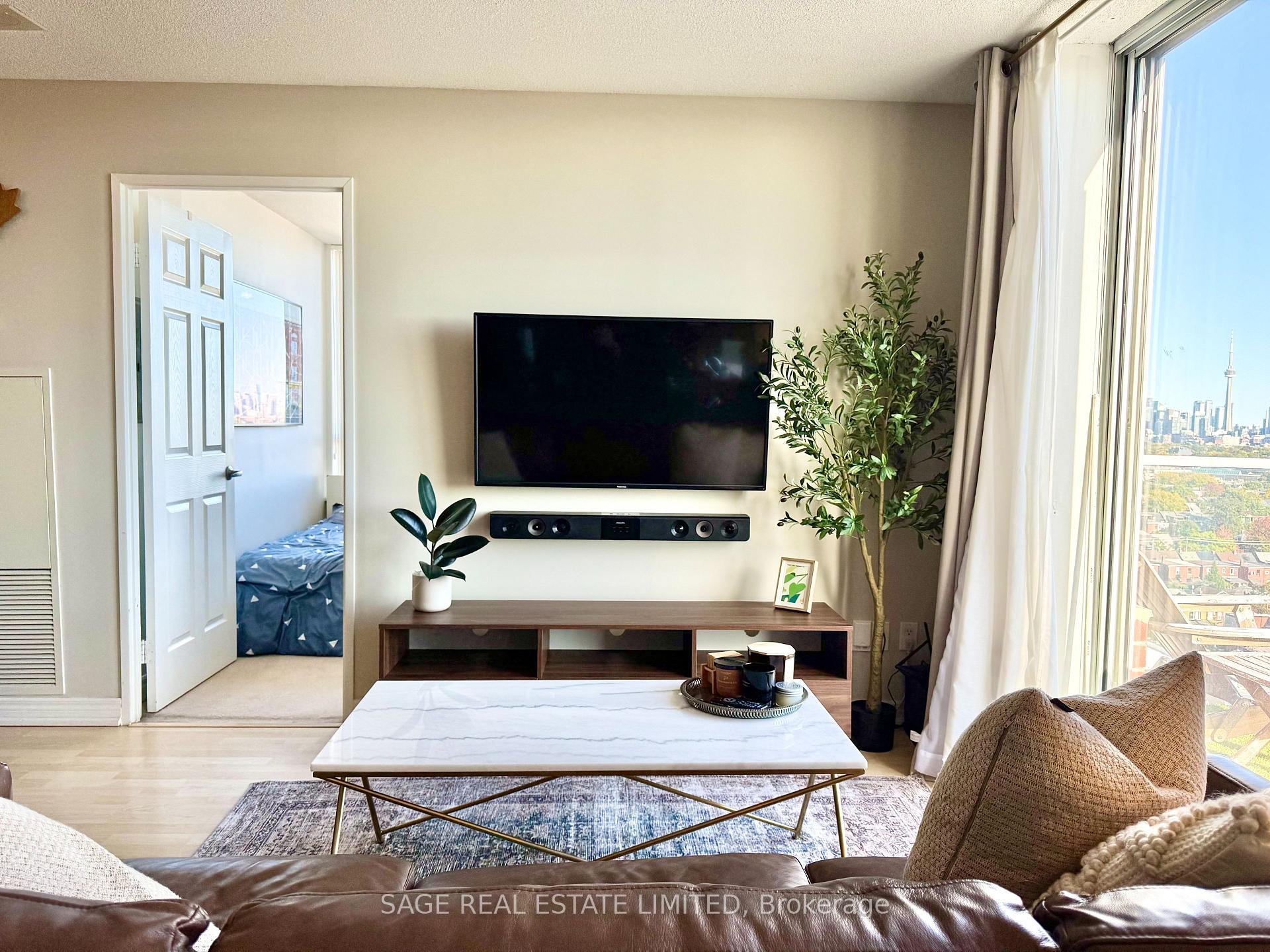 1504 - 1369 Bloor Street, Toronto, ON M6P 4J4