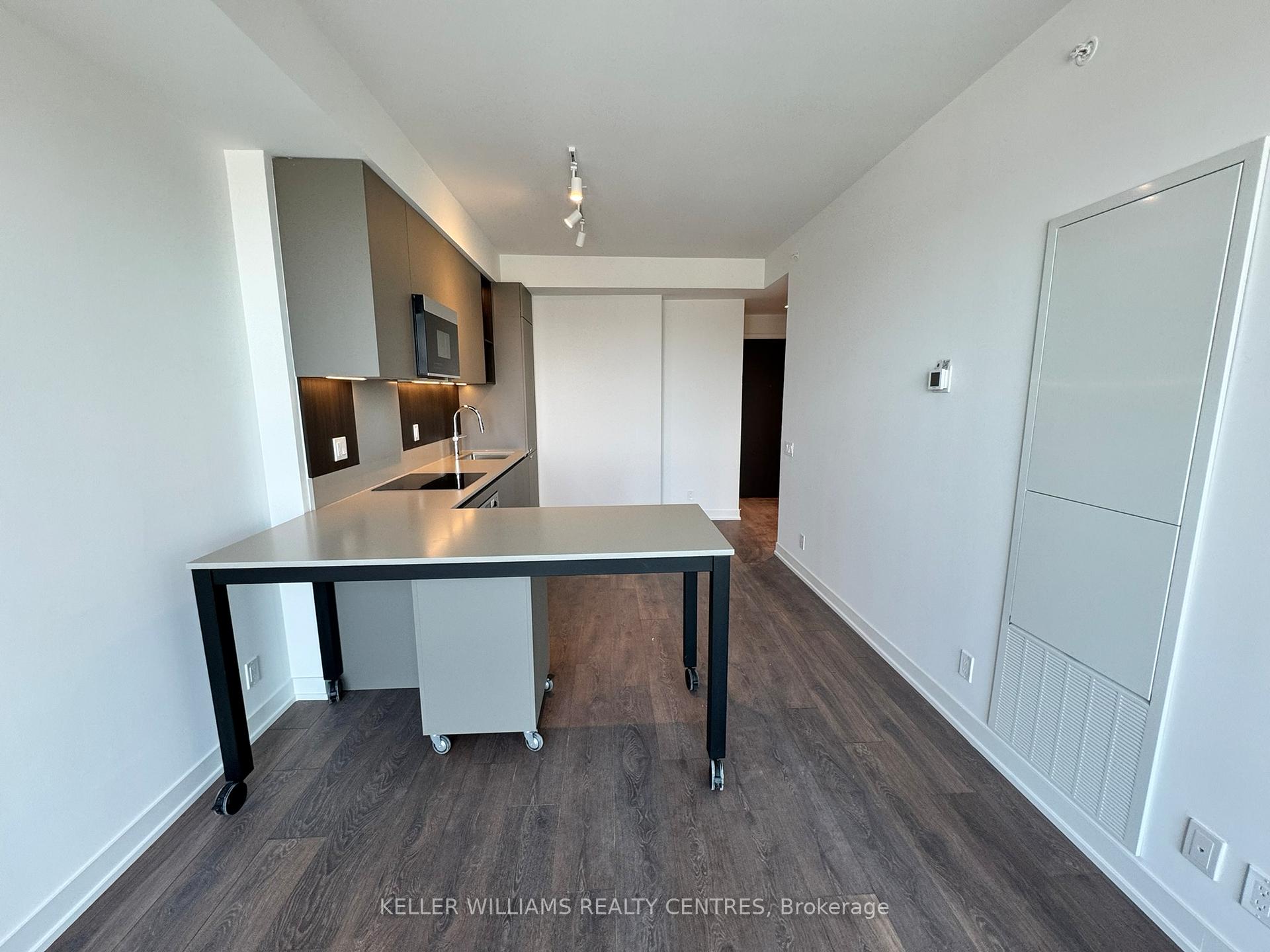 1504 - 39 Mary Street, Barrie, ON L4N 1S9