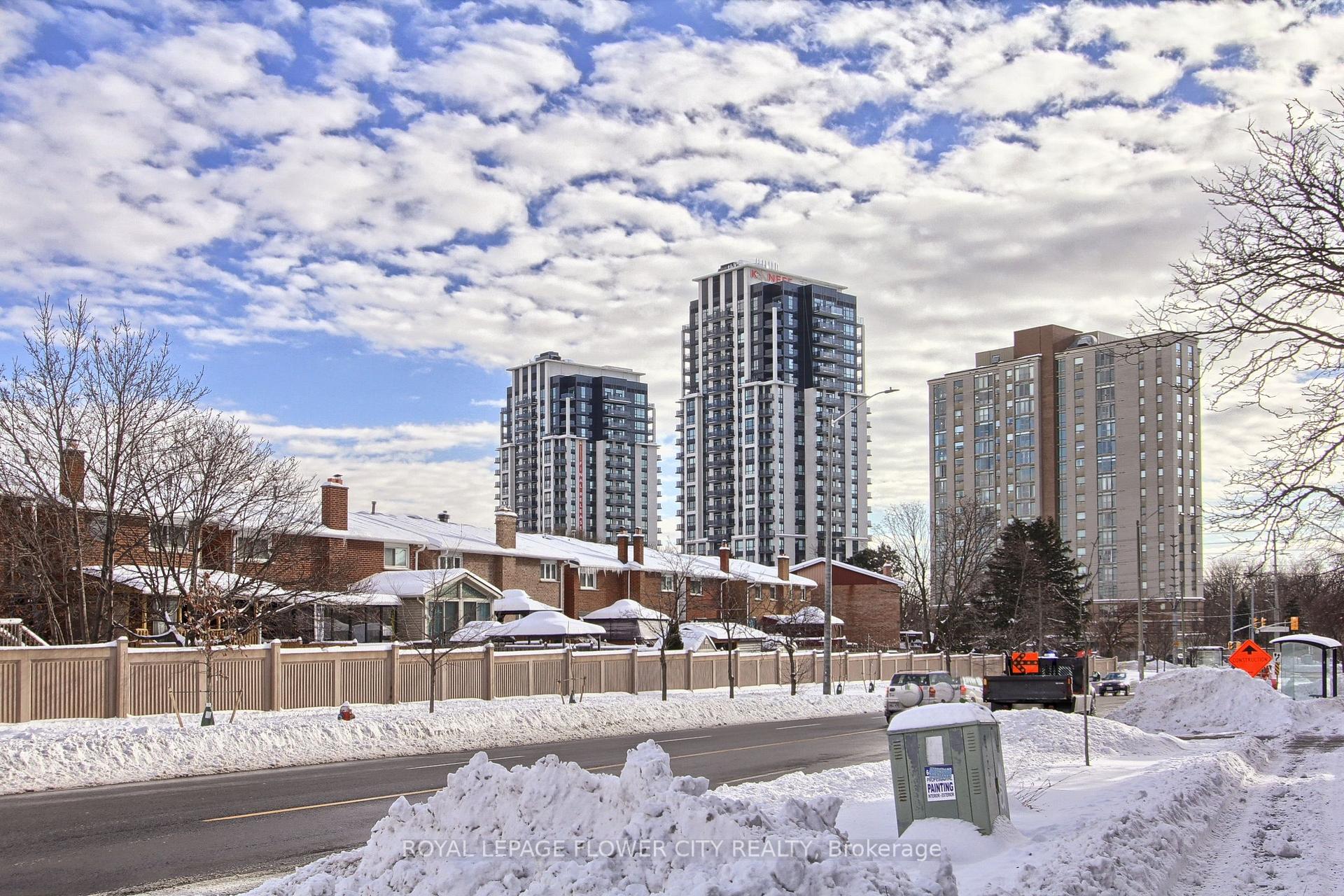 1506 - 202 Burnhamthorpe Road E, Mississauga, ON L5A 0B2