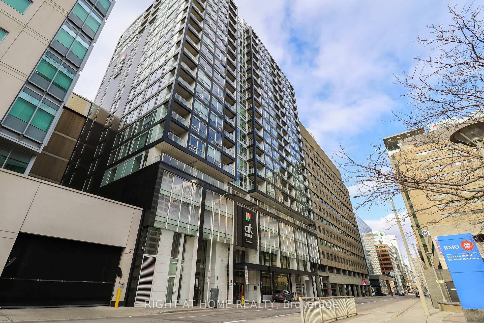 1507 - 199 SLATER Street, Ottawa Centre, ON K1P 0C8