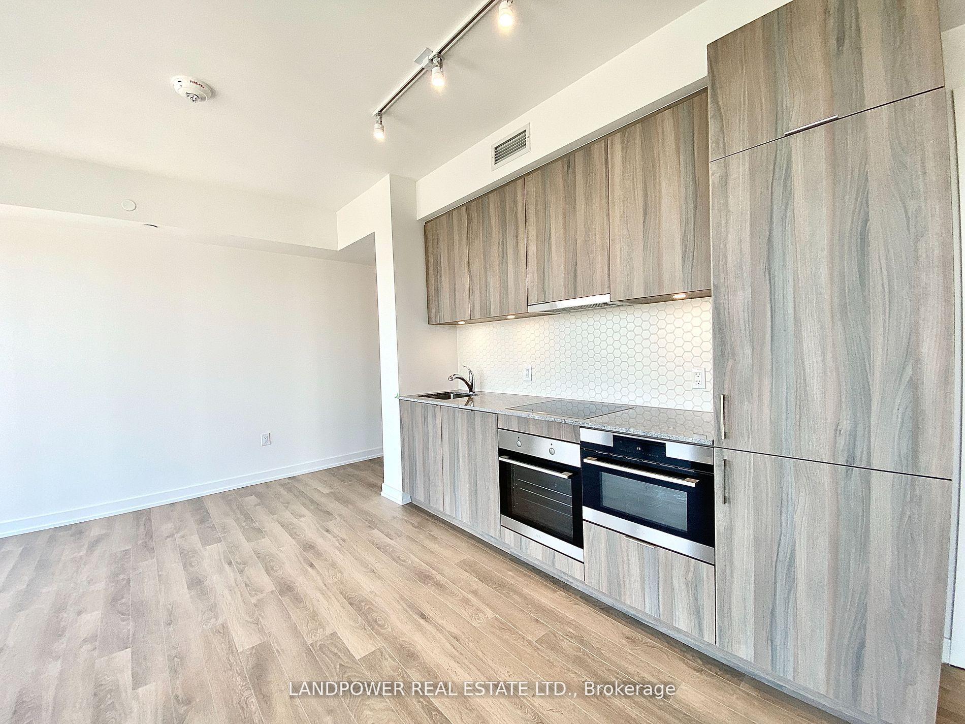 1518 - 158 Front Street E, Toronto, ON M5A 1E5
