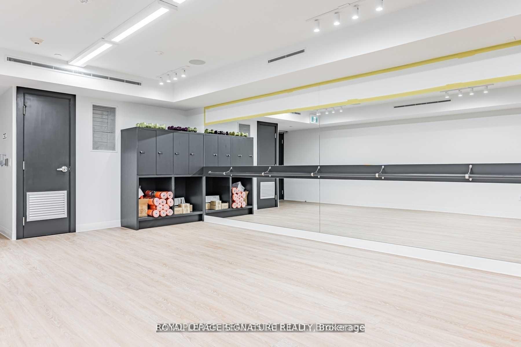 1518 - 158 Front Street E, Toronto, ON M5A 1E5