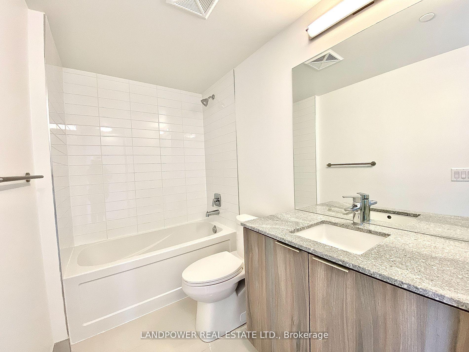 1518 - 158 Front Street E, Toronto, ON M5A 1E5
