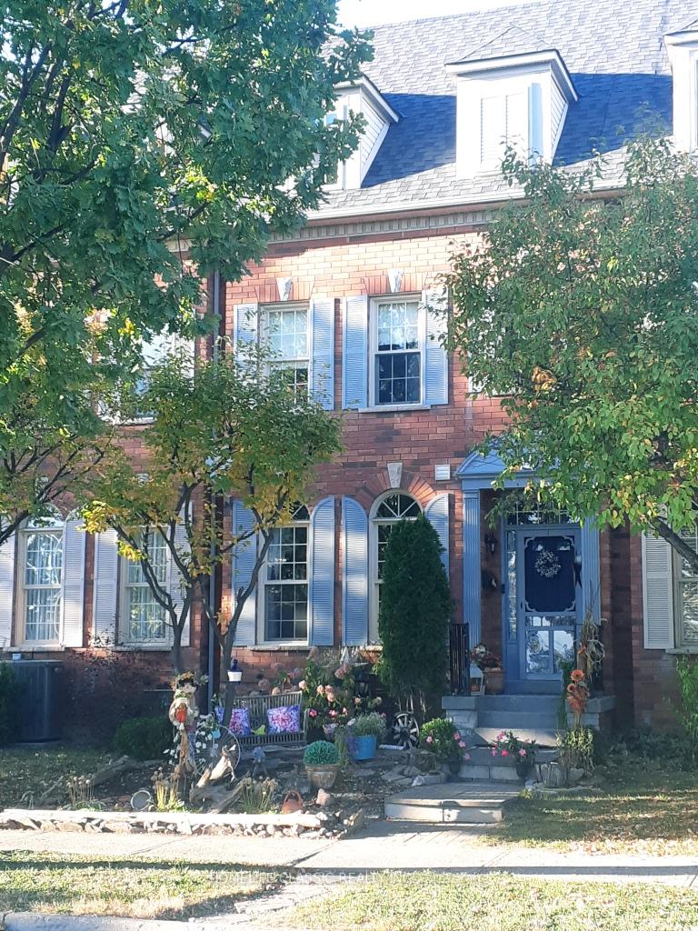 153 Glenashton Drive, Oakville, ON L6H 6N2