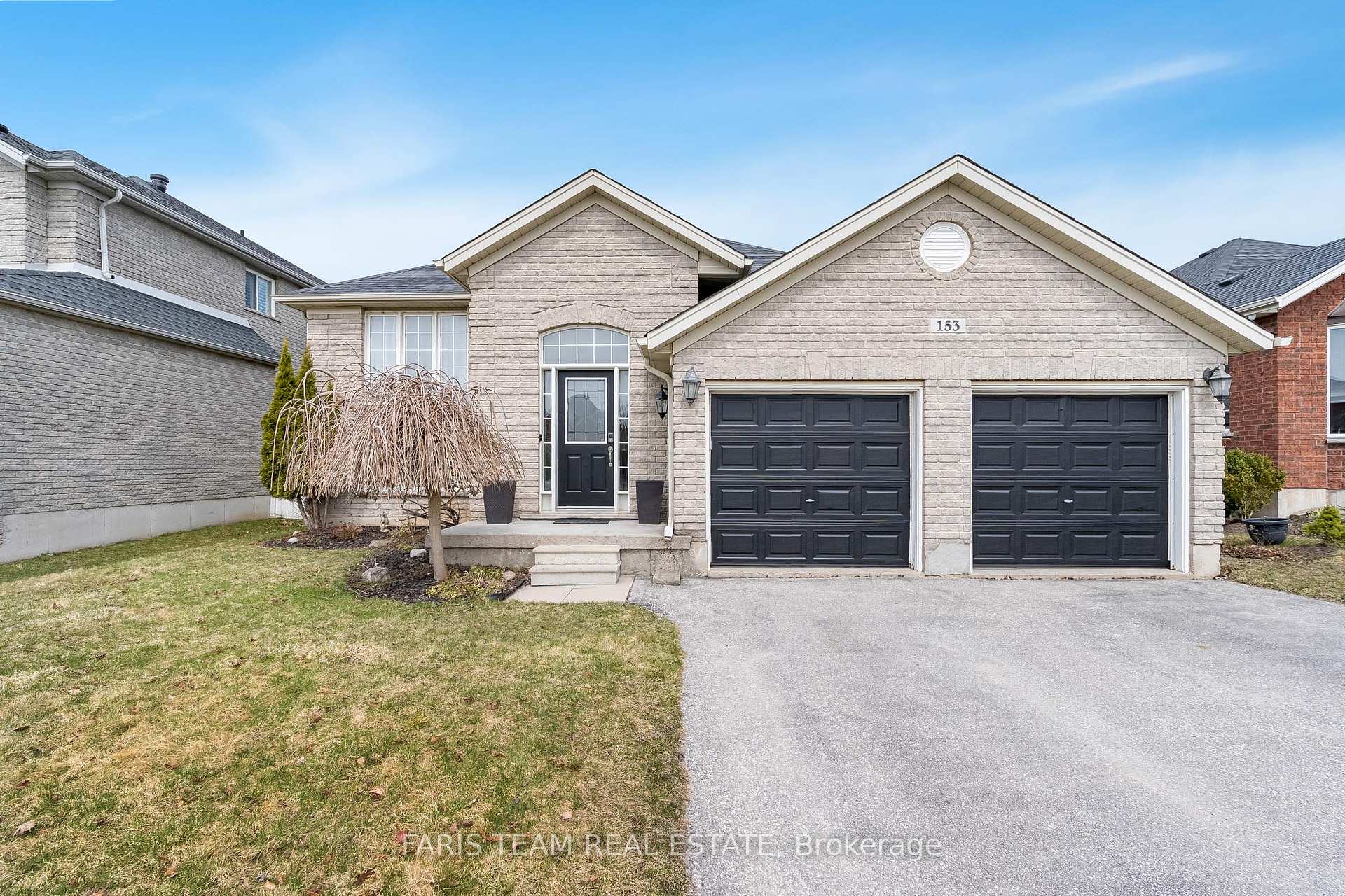 153 Sandringham Drive, Barrie, ON L4N 0Y9