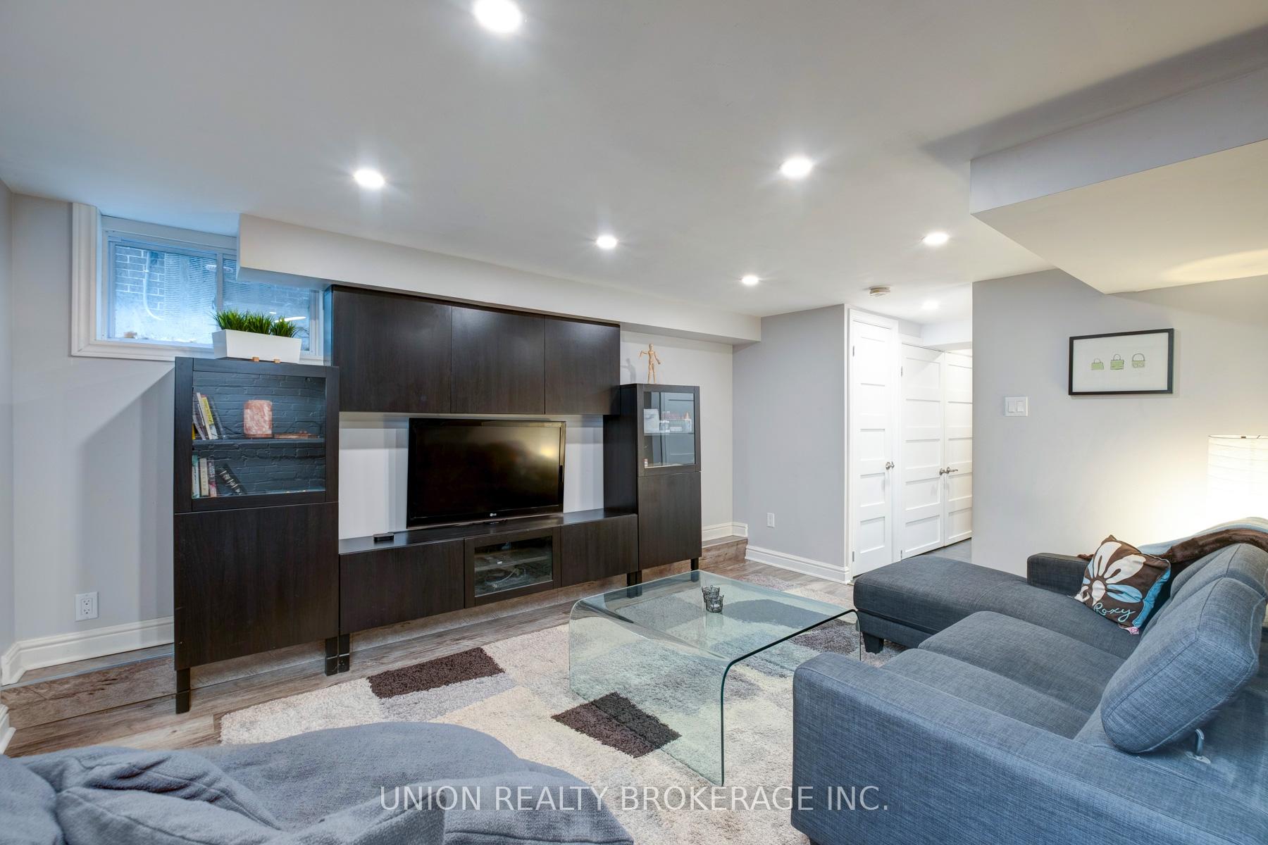 153 Wineva Avenue, Toronto, ON M4E 2T3