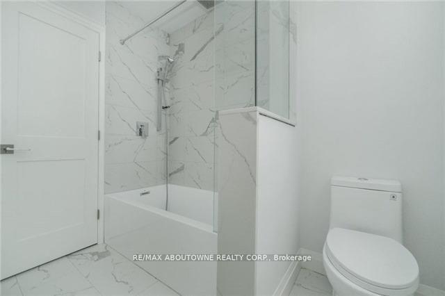 1534 Forestdale Court, Oakville, ON L6H 3A1