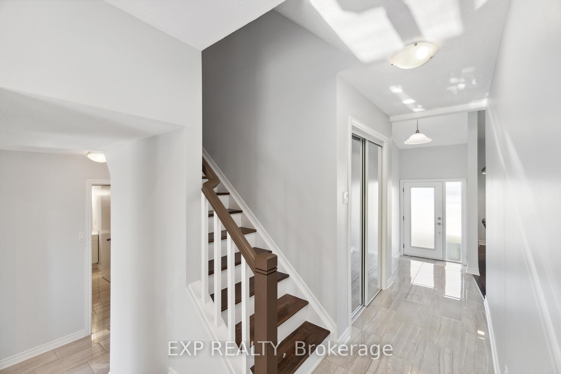 1534 Rosebella Avenue, Blossom Park - Airport and Area, ON K1T 1E8