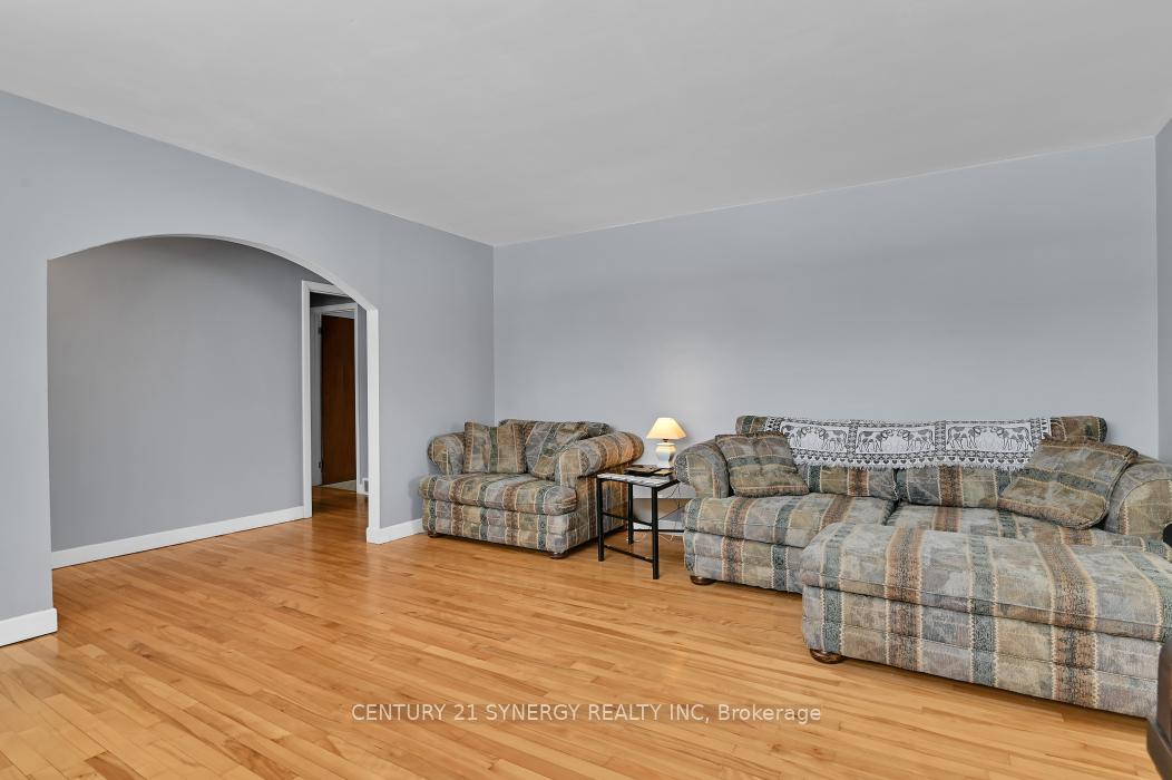 1538 Old Montreal Road, Orleans - Cumberland and Area, ON K4C 1G8