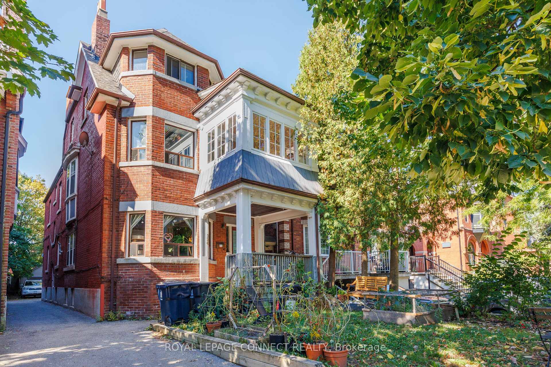 154 Dowling Avenue, Toronto, ON M6K 3A6