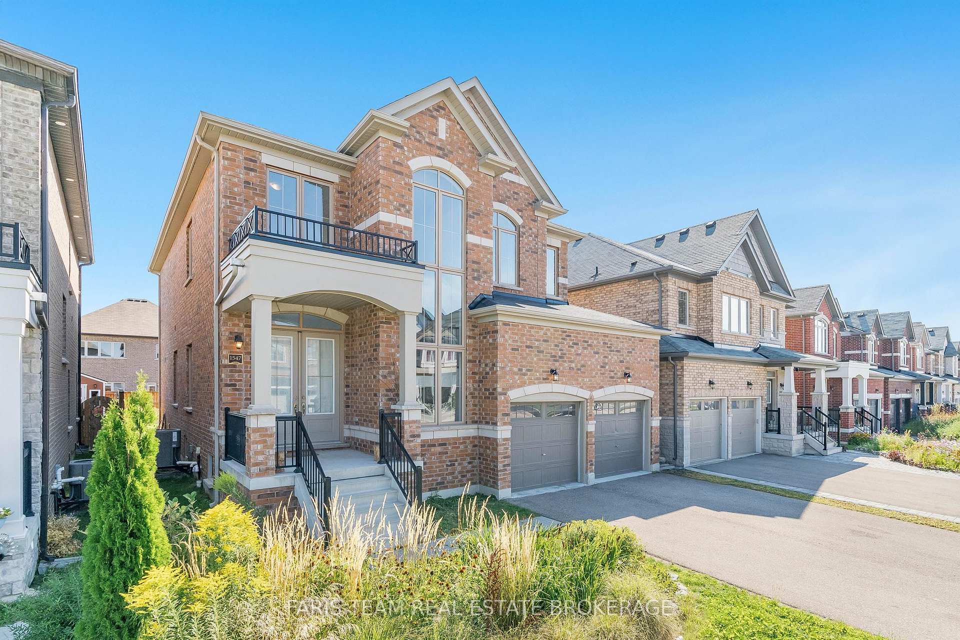 1547 McRoberts Crescent, Innisfil, ON L9S 0J9